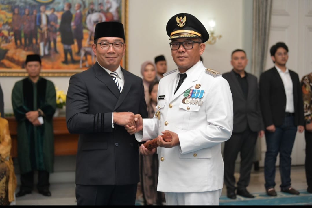 Iwan Setiawan Resmi Jadi Bupati Bogor Usai Dilantik Gubernur